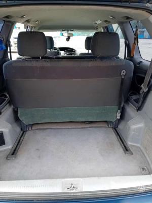 Blue Toyota Previa 2002 in Klaipeda, with an engine capacity of 2.40 L and mileage of 337 thousand km for 3350 €, photo 15 on AUTOMOTO.COM.LV