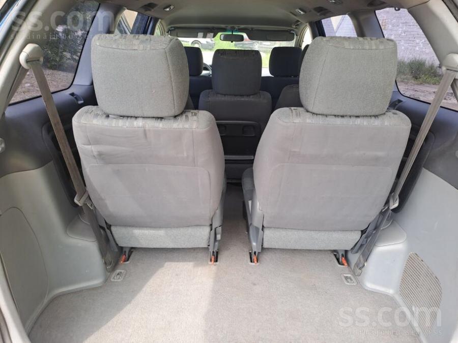 Blue Toyota Previa 2003 in Tukums, with an engine capacity of 2.00 L and mileage of 273 thousand km for 1700 €, photo 8 on AUTOMOTO.COM.LV