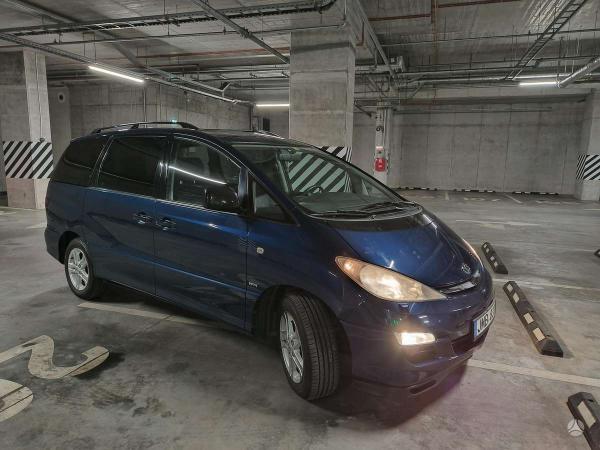 Blue Toyota Previa 2005 in Vilnius, with an engine capacity of 2.36 L and mileage of 317 thousand km for 2999 €, photo 2 on AUTOMOTO.COM.LV