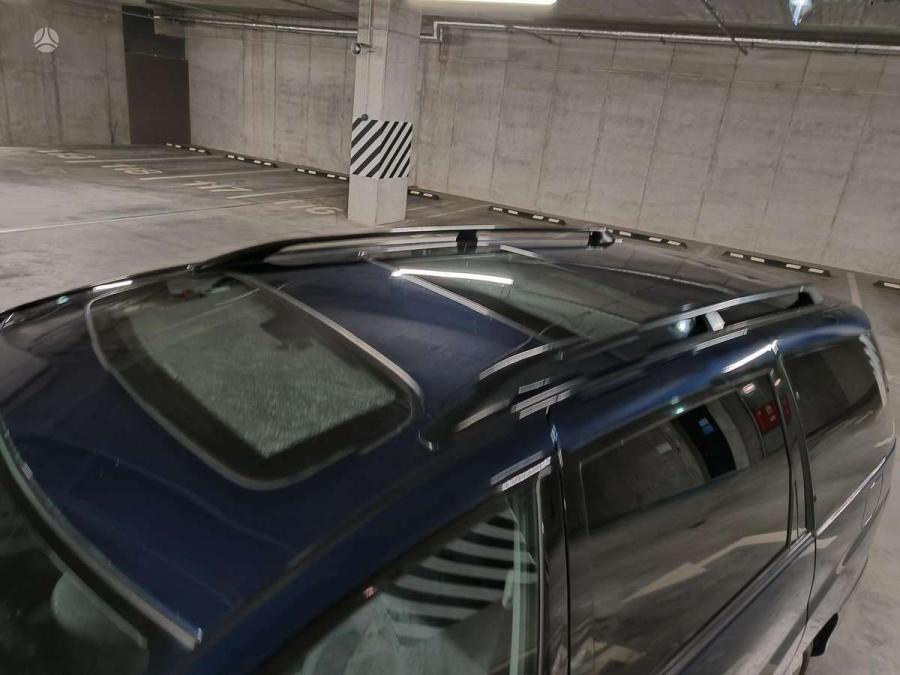 Zils Toyota Previa 2005 Viļņa, ar dzinēja tilpumu 2.36 L un nobraukumu 317 tūkst. km par 2999 €, foto 12 vietnē AUTOMOTO.COM.LV