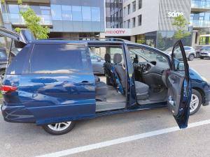 Zils Toyota Previa 2005 Viļņa, ar dzinēja tilpumu 2.36 L un nobraukumu 317 tūkst. km par 2999 €, foto 31 vietnē AUTOMOTO.COM.LV