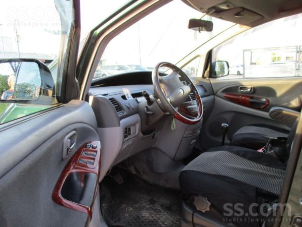 Zaļš Toyota Previa 2001 Rīga, ar dzinēja tilpumu 2.00 L un nobraukumu 309 tūkst. km par 2000 €, foto 6 vietnē AUTOMOTO.COM.LV