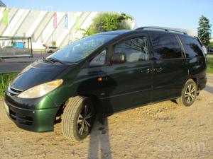 Green Toyota Previa 2002 in Riga, with an engine capacity of 2.00 L and mileage of 300 thousand km for 2000 €, photo 4 on AUTOMOTO.COM.LV