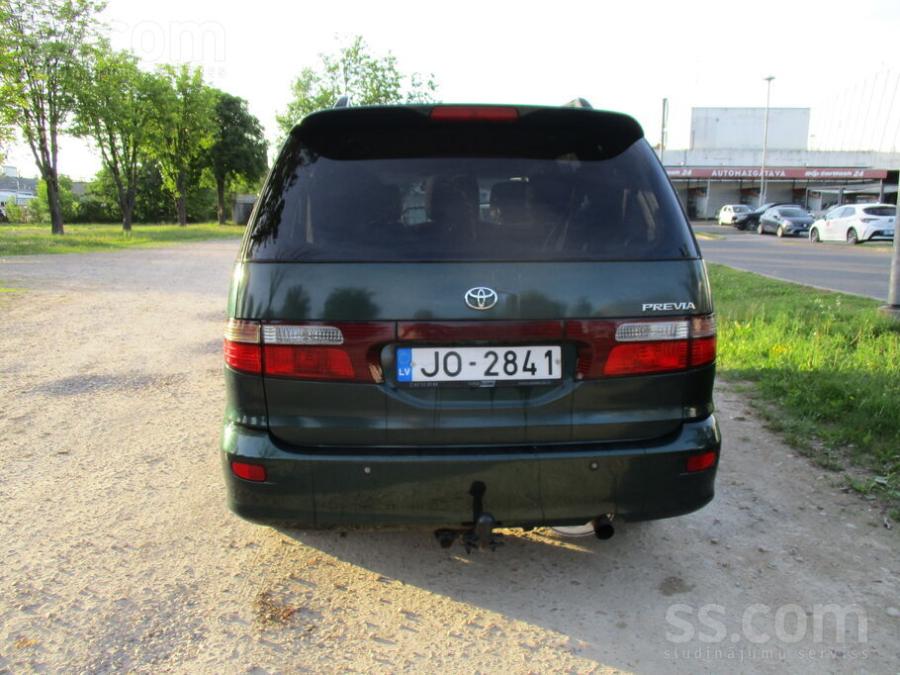 Green Toyota Previa 2002 in Riga, with an engine capacity of 2.00 L and mileage of 300 thousand km for 2000 €, photo 5 on AUTOMOTO.COM.LV