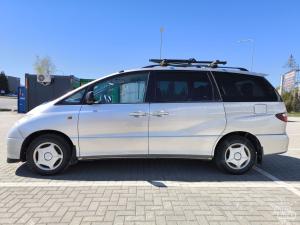 Grey Toyota Previa 2000 in Panevezys, with an engine capacity of 2.40 L and mileage of 400 thousand km for 2500 €, photo 5 on AUTOMOTO.COM.LV