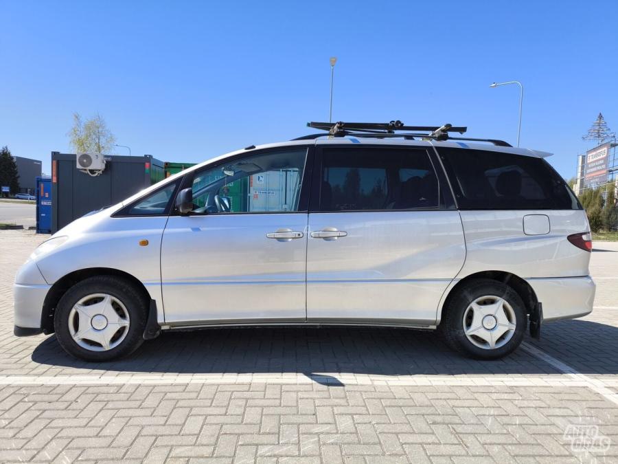 Grey Toyota Previa 2000 in Panevezys, with an engine capacity of 2.40 L and mileage of 400 thousand km for 2500 €, photo 5 on AUTOMOTO.COM.LV