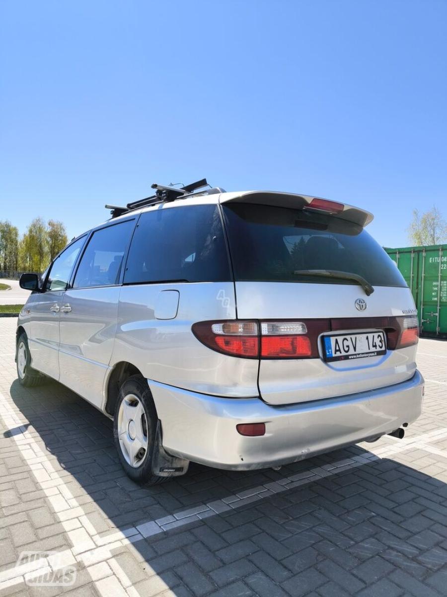 Grey Toyota Previa 2000 in Panevezys, with an engine capacity of 2.40 L and mileage of 400 thousand km for 2500 €, photo 6 on AUTOMOTO.COM.LV