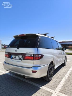 Grey Toyota Previa 2000 in Panevezys, with an engine capacity of 2.40 L and mileage of 400 thousand km for 2500 €, photo 8 on AUTOMOTO.COM.LV
