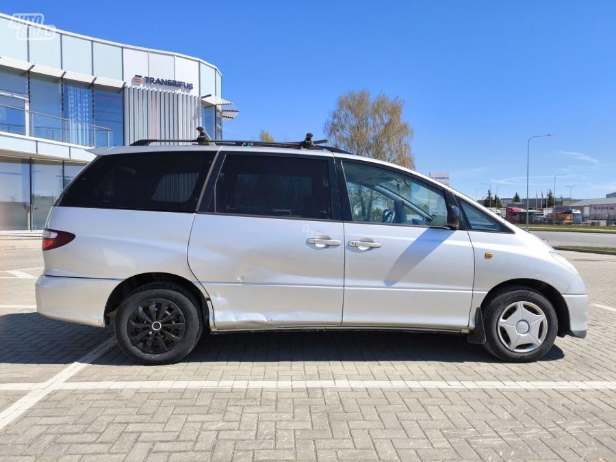 Grey Toyota Previa 2000 in Panevezys, with an engine capacity of 2.40 L and mileage of 400 thousand km for 2500 €, photo 9 on AUTOMOTO.COM.LV