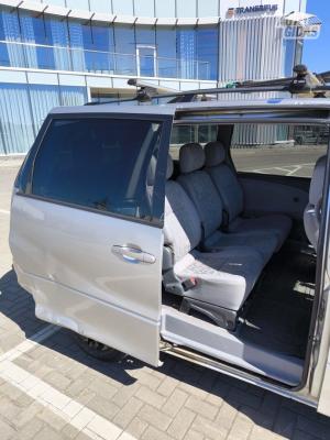 Grey Toyota Previa 2000 in Panevezys, with an engine capacity of 2.40 L and mileage of 400 thousand km for 2500 €, photo 22 on AUTOMOTO.COM.LV