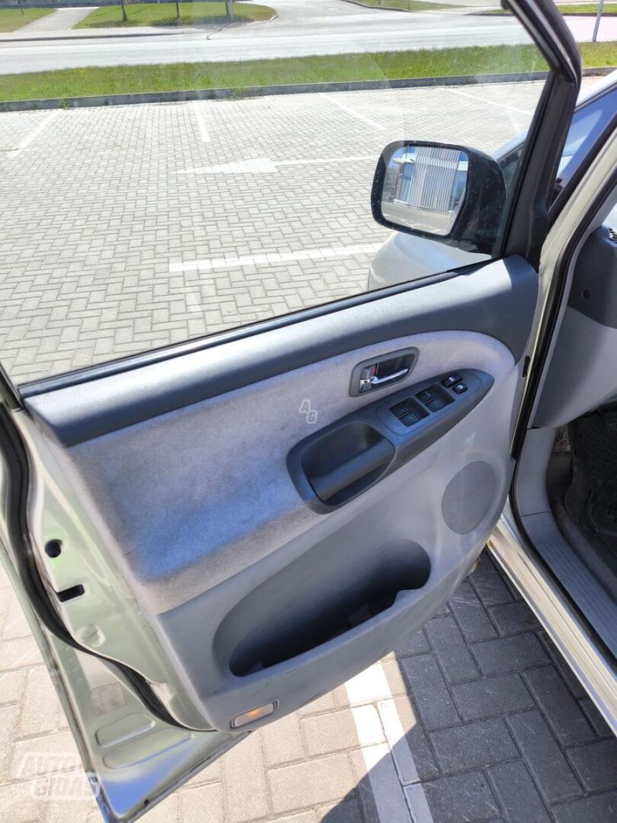 Grey Toyota Previa 2000 in Panevezys, with an engine capacity of 2.40 L and mileage of 400 thousand km for 2500 €, photo 25 on AUTOMOTO.COM.LV
