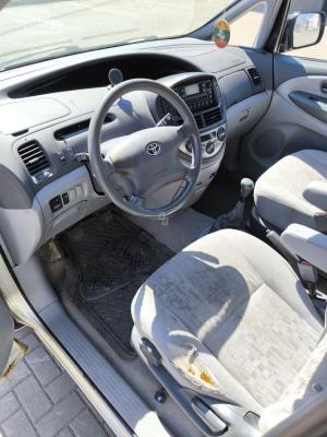 Grey Toyota Previa 2000 in Panevezys, with an engine capacity of 2.40 L and mileage of 400 thousand km for 2500 €, photo 26 on AUTOMOTO.COM.LV