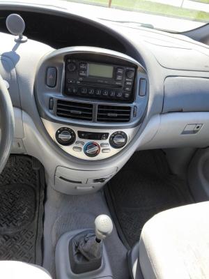 Grey Toyota Previa 2000 in Panevezys, with an engine capacity of 2.40 L and mileage of 400 thousand km for 2500 €, photo 29 on AUTOMOTO.COM.LV