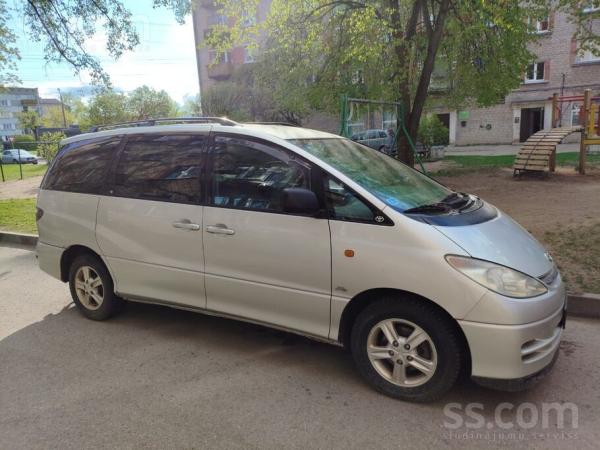 Grey Toyota Previa 2001 in Daugavpils, with an engine capacity of 2.00 L and mileage of 380 thousand km for 1000 €, photo 1 on AUTOMOTO.COM.LV