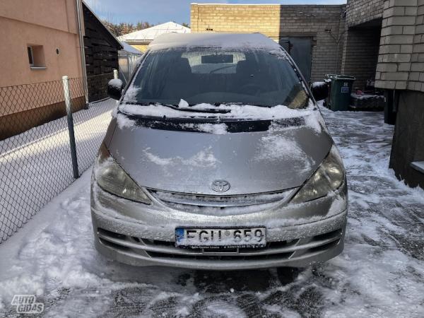 Pelēks Toyota Previa 2001 Panevēža, ar dzinēja tilpumu 2.00 L un nobraukumu 306 tūkst. km par 1000 €, foto 1 vietnē AUTOMOTO.COM.LV