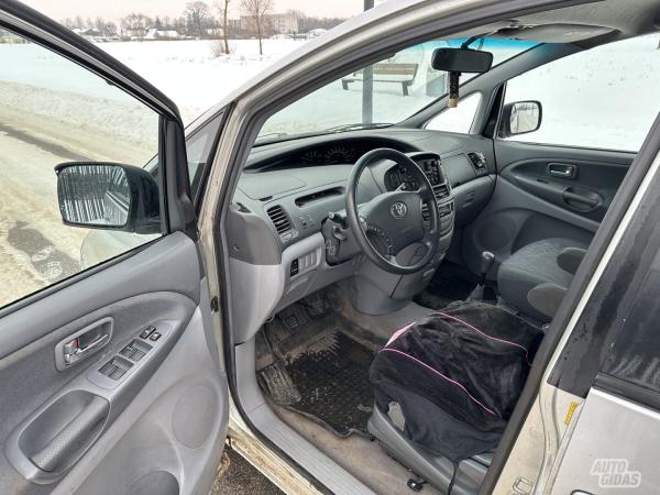 Pelēks Toyota Previa 2001 Ukmergė, ar dzinēja tilpumu 2.00 L un nobraukumu 270 tūkst. km par 950 €, foto 9 vietnē AUTOMOTO.COM.LV