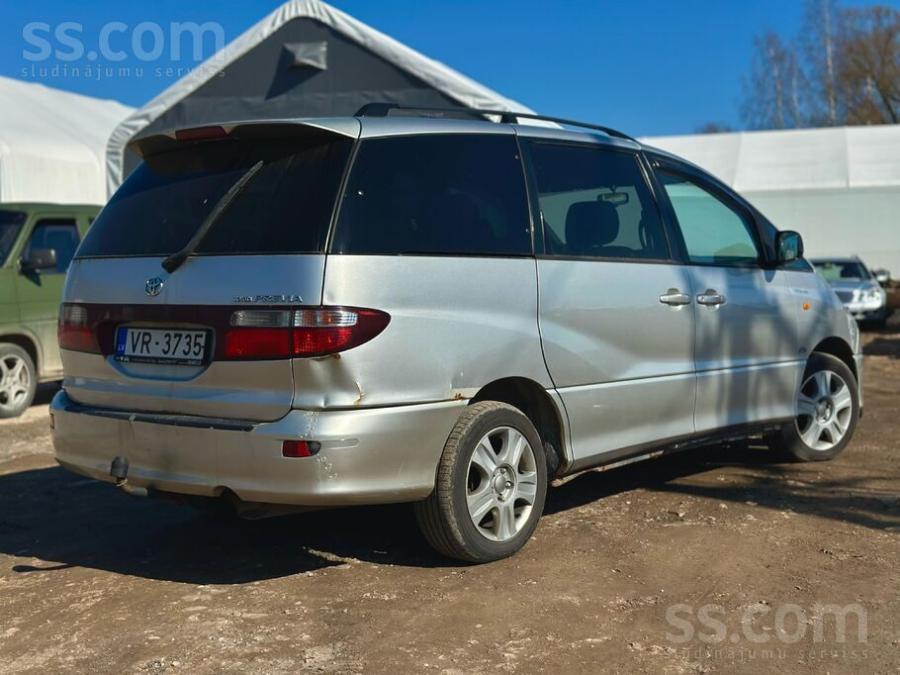 Grey Toyota Previa 2002 in Ogre, with an engine capacity of 2.00 L and mileage of 412 thousand km for 1100 €, photo 3 on AUTOMOTO.COM.LV