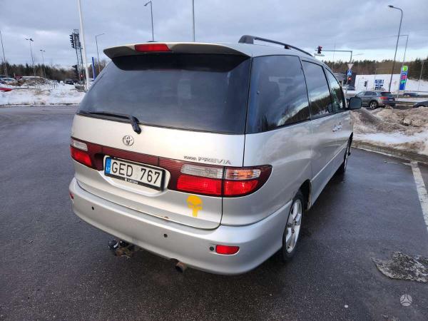 Grey Toyota Previa 2002 in Vilnius, with an engine capacity of 0.00 L and mileage of 304 thousand km for 1000 €, photo 4 on AUTOMOTO.COM.LV