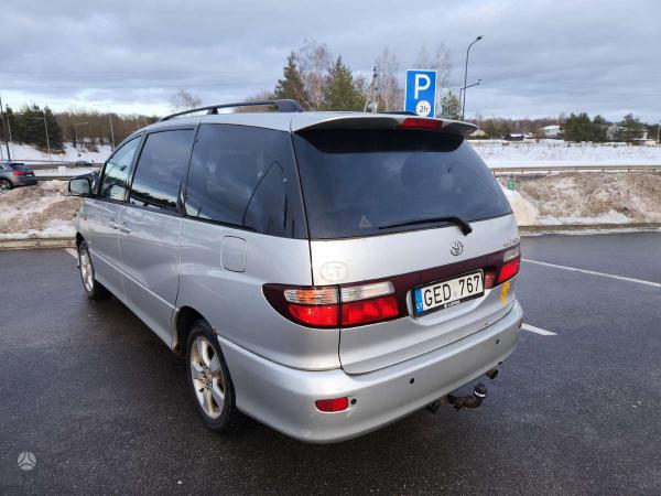 Grey Toyota Previa 2002 in Vilnius, with an engine capacity of 0.00 L and mileage of 304 thousand km for 1000 €, photo 5 on AUTOMOTO.COM.LV