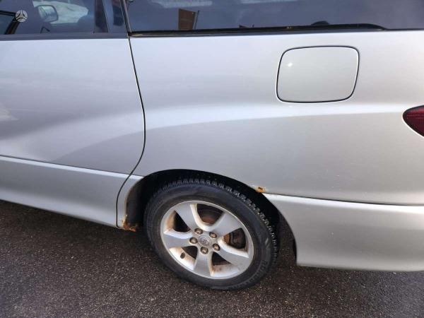 Grey Toyota Previa 2002 in Vilnius, with an engine capacity of 0.00 L and mileage of 304 thousand km for 1000 €, photo 7 on AUTOMOTO.COM.LV