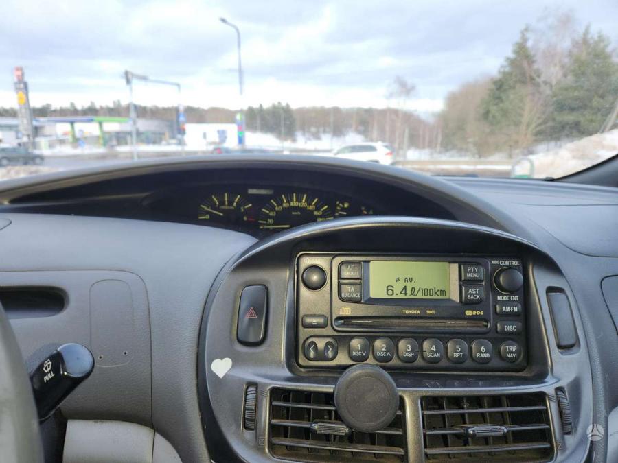 Grey Toyota Previa 2002 in Vilnius, with an engine capacity of 0.00 L and mileage of 304 thousand km for 1000 €, photo 13 on AUTOMOTO.COM.LV