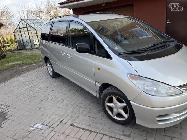 Grey Toyota Previa 2003 in Siauliai, with an engine capacity of 2.00 L and mileage of 299 thousand km for 1800 €, photo 2 on AUTOMOTO.COM.LV
