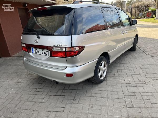 Grey Toyota Previa 2003 in Siauliai, with an engine capacity of 2.00 L and mileage of 299 thousand km for 1800 €, photo 3 on AUTOMOTO.COM.LV