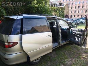Pelēks Toyota Previa 2003 Rīga, ar dzinēja tilpumu 2.00 L un nobraukumu 388 tūkst. km par 1357 €, foto  vietnē AUTOMOTO.COM.LV