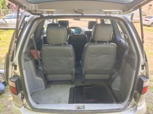 Grey Toyota Previa 2003 in Riga, with an engine capacity of 2.00 L and mileage of 388 thousand km for 1357 €, photo 3 on AUTOMOTO.COM.LV