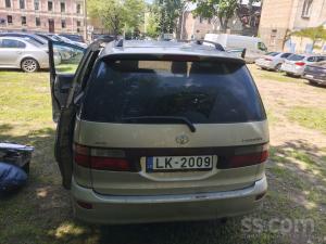 Grey Toyota Previa 2003 in Riga, with an engine capacity of 2.00 L and mileage of 388 thousand km for 1357 €, photo 4 on AUTOMOTO.COM.LV