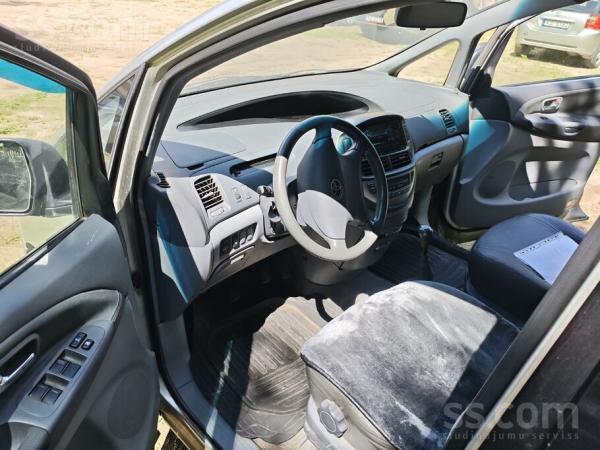 Pelēks Toyota Previa 2003 Rīga, ar dzinēja tilpumu 2.00 L un nobraukumu 388 tūkst. km par 1357 €, foto 8 vietnē AUTOMOTO.COM.LV