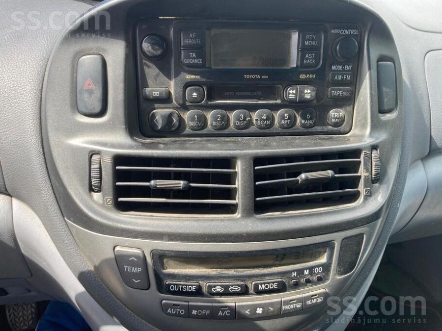 Grey Toyota Previa 2003 in Riga, with an engine capacity of 2.00 L and mileage of 0 thousand km for 920 €, photo 8 on AUTOMOTO.COM.LV