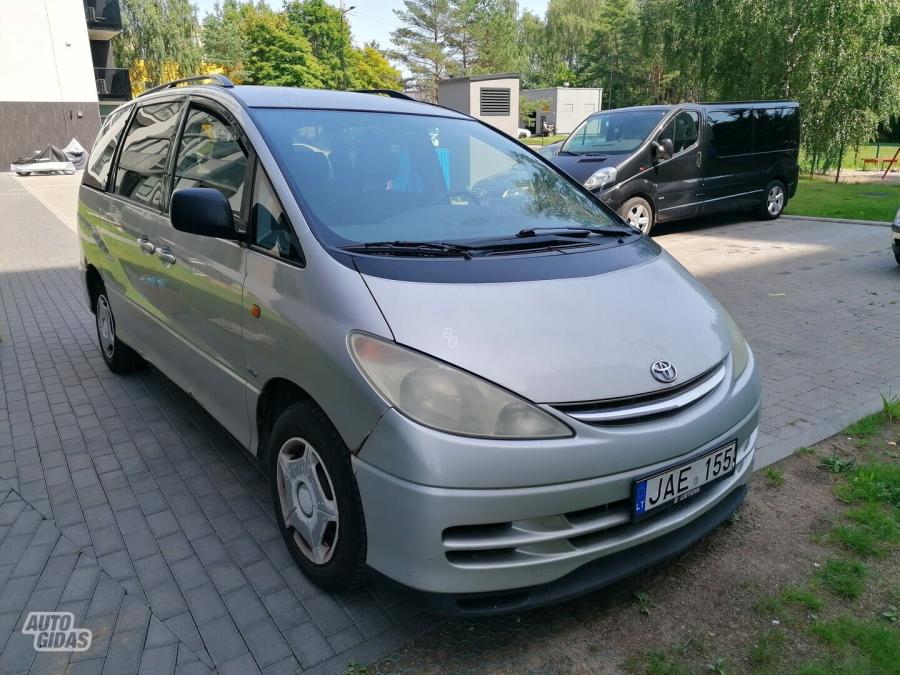Pelēks Toyota Previa 2003 Viļņa, ar dzinēja tilpumu 2.00 L un nobraukumu 317 tūkst. km par 950 €, foto 1 vietnē AUTOMOTO.COM.LV
