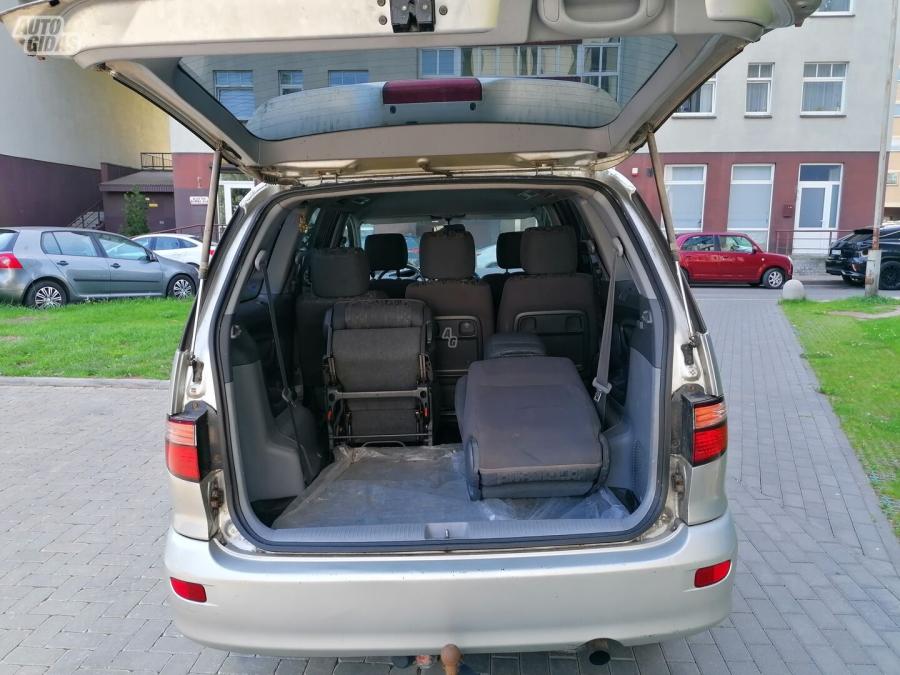 Pelēks Toyota Previa 2003 Viļņa, ar dzinēja tilpumu 2.00 L un nobraukumu 317 tūkst. km par 950 €, foto 18 vietnē AUTOMOTO.COM.LV