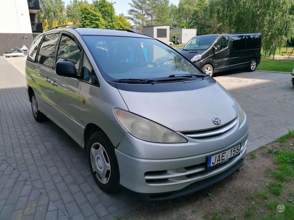 Pelēks Toyota Previa 2003 Viļņa, ar dzinēja tilpumu 2.00 L un nobraukumu 317 tūkst. km par 850 €, foto 4 vietnē AUTOMOTO.COM.LV