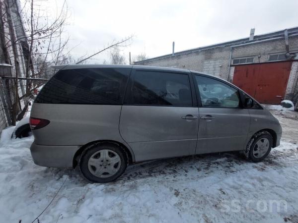 Grey Toyota Previa 2004 in Riga, with an engine capacity of 2.00 L and mileage of 520 thousand km for 700 €, photo 5 on AUTOMOTO.COM.LV