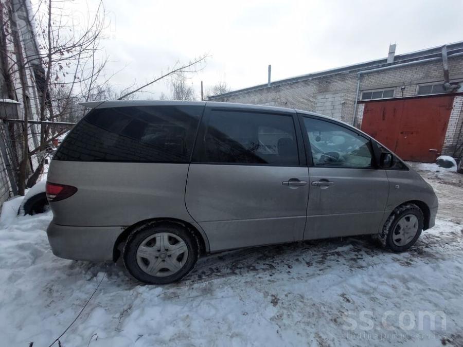 Grey Toyota Previa 2004 in Riga, with an engine capacity of 2.00 L and mileage of 520 thousand km for 700 €, photo 5 on AUTOMOTO.COM.LV