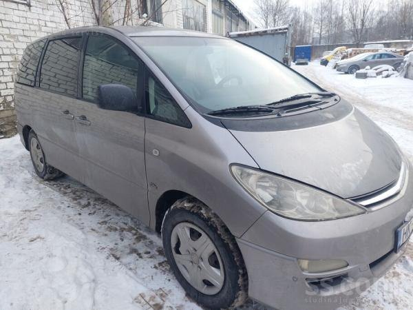 Grey Toyota Previa 2004 in Riga, with an engine capacity of 2.00 L and mileage of 520 thousand km for 700 €, photo 6 on AUTOMOTO.COM.LV