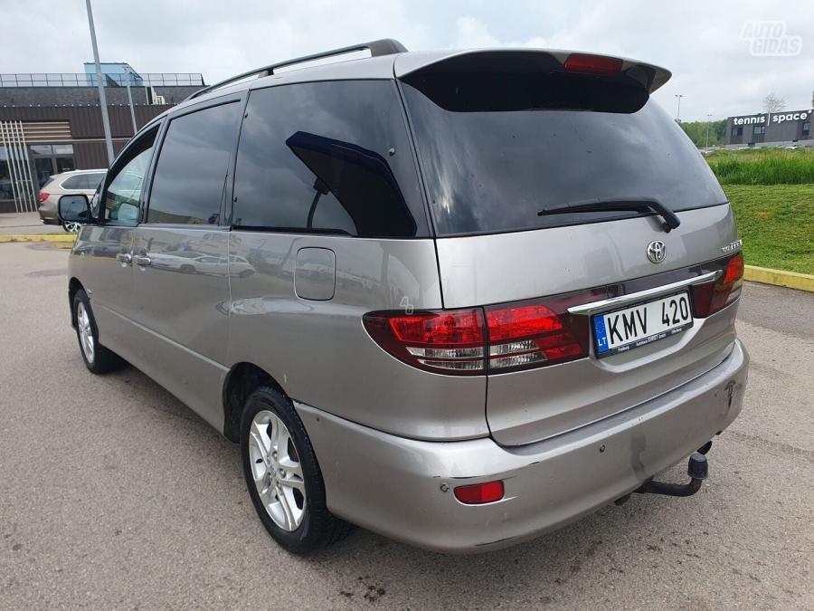 Grey Toyota Previa 2004 in Kaunas, with an engine capacity of 2.00 L and mileage of 400 thousand km for 1450 €, photo 1 on AUTOMOTO.COM.LV