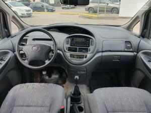 Grey Toyota Previa 2004 in Kaunas, with an engine capacity of 2.00 L and mileage of 400 thousand km for 1450 €, photo 6 on AUTOMOTO.COM.LV