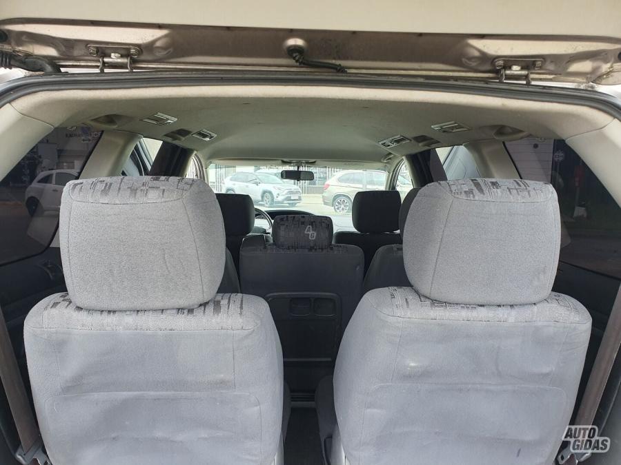 Grey Toyota Previa 2004 in Kaunas, with an engine capacity of 2.00 L and mileage of 400 thousand km for 1450 €, photo 9 on AUTOMOTO.COM.LV