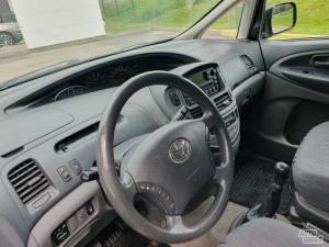 Grey Toyota Previa 2004 in Kaunas, with an engine capacity of 2.00 L and mileage of 400 thousand km for 1450 €, photo 10 on AUTOMOTO.COM.LV