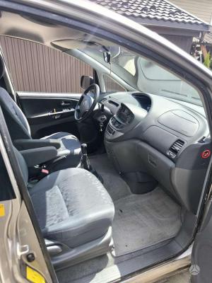Pelēks Toyota Previa 2004 Viļņa, ar dzinēja tilpumu 2.00 L un nobraukumu 221 tūkst. km par 3200 €, foto 12 vietnē AUTOMOTO.COM.LV