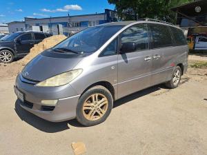 Pelēks Toyota Previa 2004 Viļņa, ar dzinēja tilpumu 2.00 L un nobraukumu 400 tūkst. km par 650 €, foto  vietnē AUTOMOTO.COM.LV