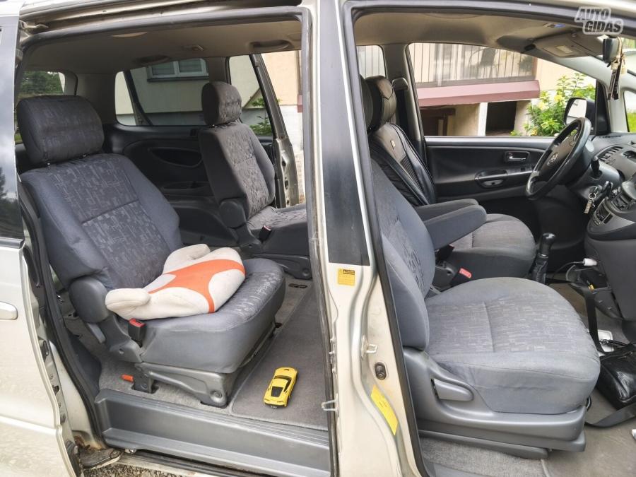 Grey Toyota Previa 2004 in Vilnius, with an engine capacity of 2.00 L and mileage of 360 thousand km for 1500 €, photo 4 on AUTOMOTO.COM.LV
