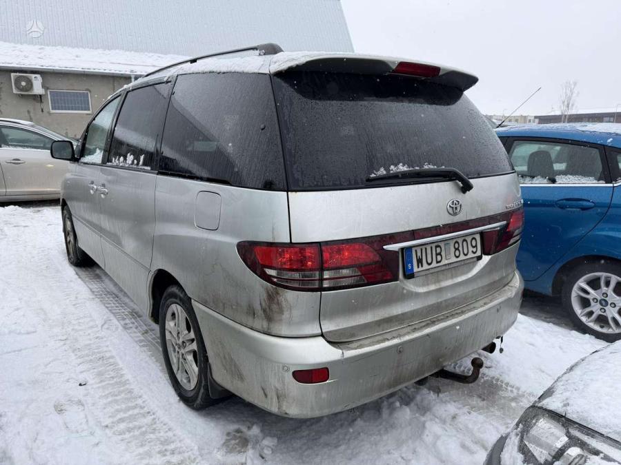 Grey Toyota Previa 2005 in Kaunas, with an engine capacity of 2.36 L and mileage of 351 thousand km for 1650 €, photo 4 on AUTOMOTO.COM.LV
