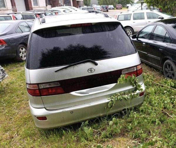 Pelēks Toyota Previa 2007 Viļņa, ar dzinēja tilpumu 0.00 L un nobraukumu 350 tūkst. km par 600 €, foto 6 vietnē AUTOMOTO.COM.LV