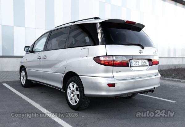 Pelēks Toyota Previa 2001 Tallina, ar dzinēja tilpumu 2.00 L un nobraukumu 262 tūkst. km par 2499 €, foto 4 vietnē AUTOMOTO.COM.LV