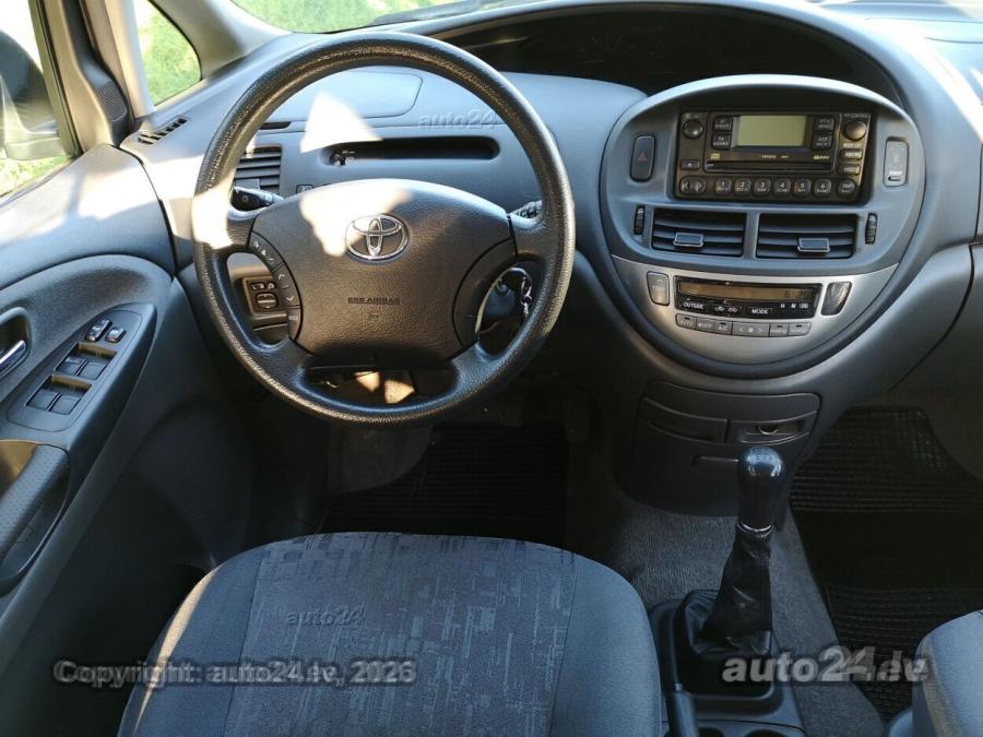Pelēks Toyota Previa 2003 Tallina, ar dzinēja tilpumu 2.00 L un nobraukumu 264 tūkst. km par 2200 €, foto 12 vietnē AUTOMOTO.COM.LV