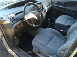 Grey Toyota Previa 2003 in Tallinn, with an engine capacity of 2.00 L and mileage of 264 thousand km for 2200 €, photo 8 on AUTOMOTO.COM.LV